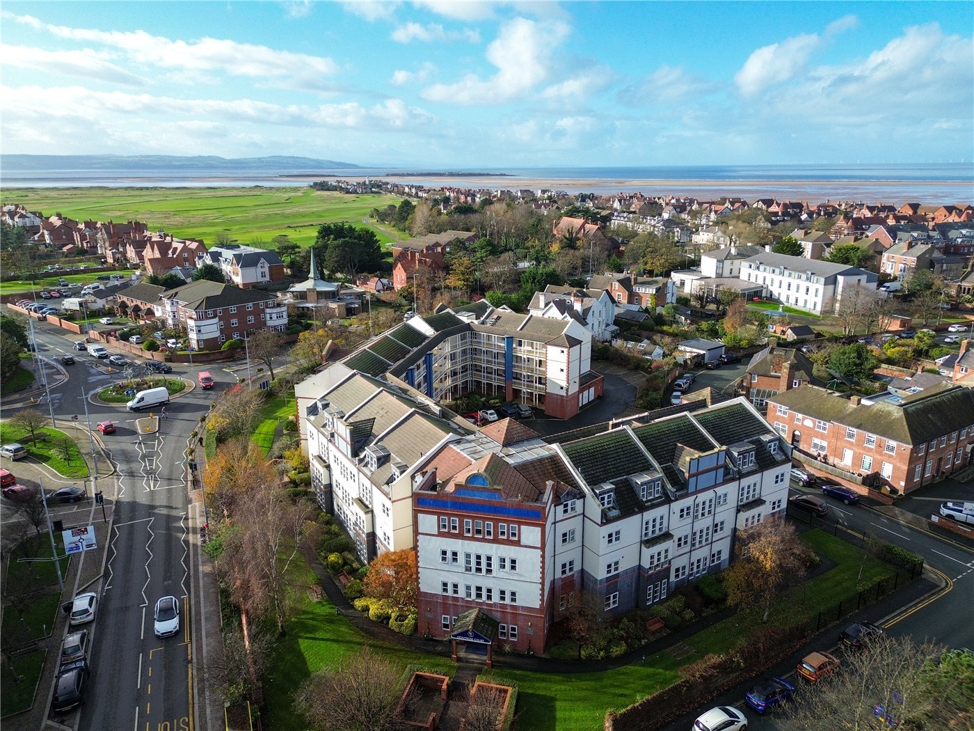 2 bedroom flat/apartment for sale | £200,000 | 39 Montrose Court Market ...